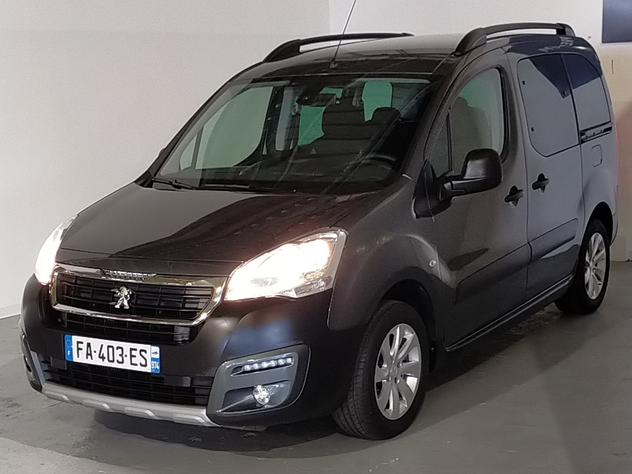 Voiture d’occasion PEUGEOT PARTNER II TEPEE OUTDOOR 1.6 HDI 100CV année ...